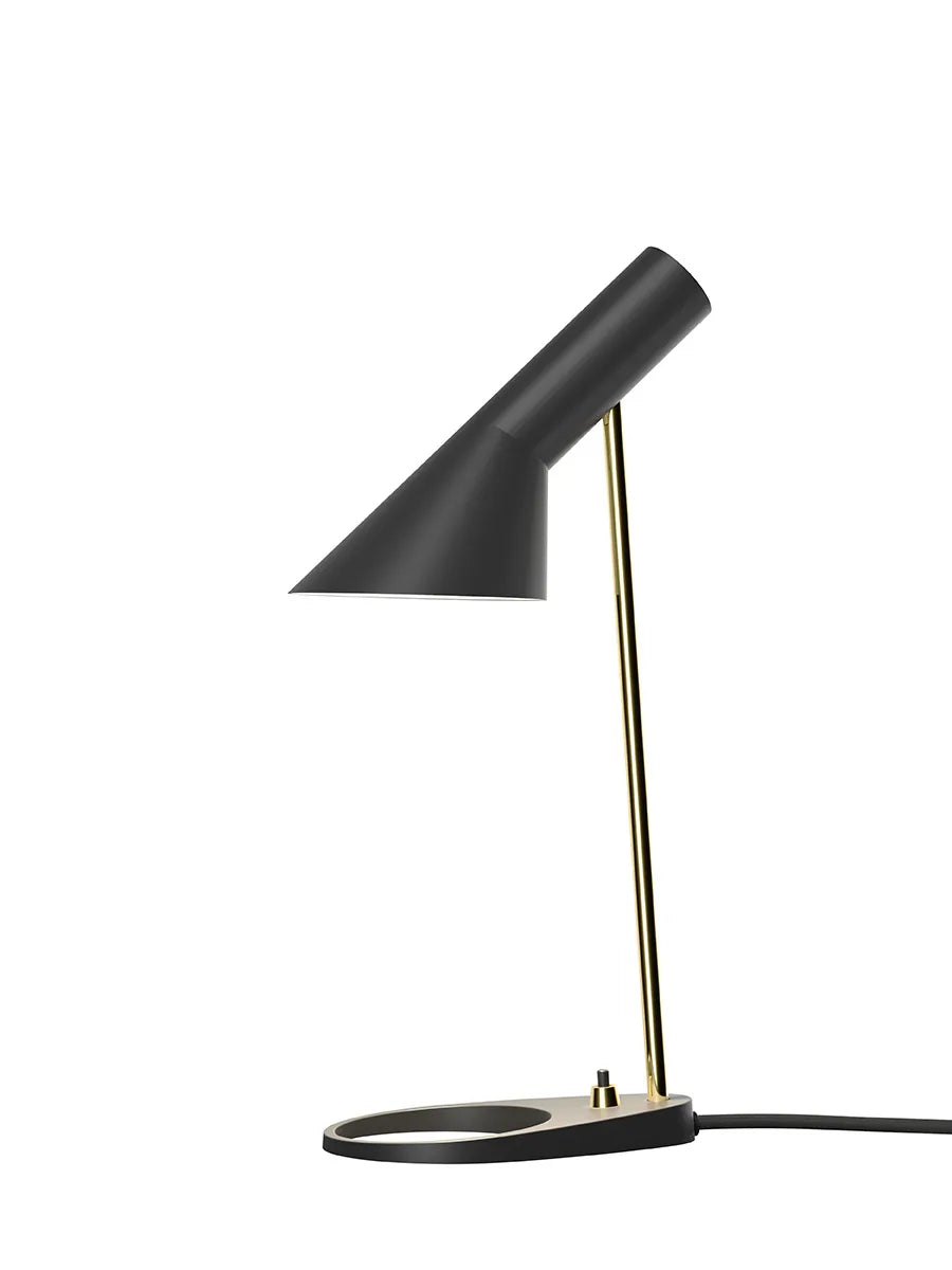 AJ Mini Table Lamp, black/brass af Arne Jacobsen | Køb Den Her