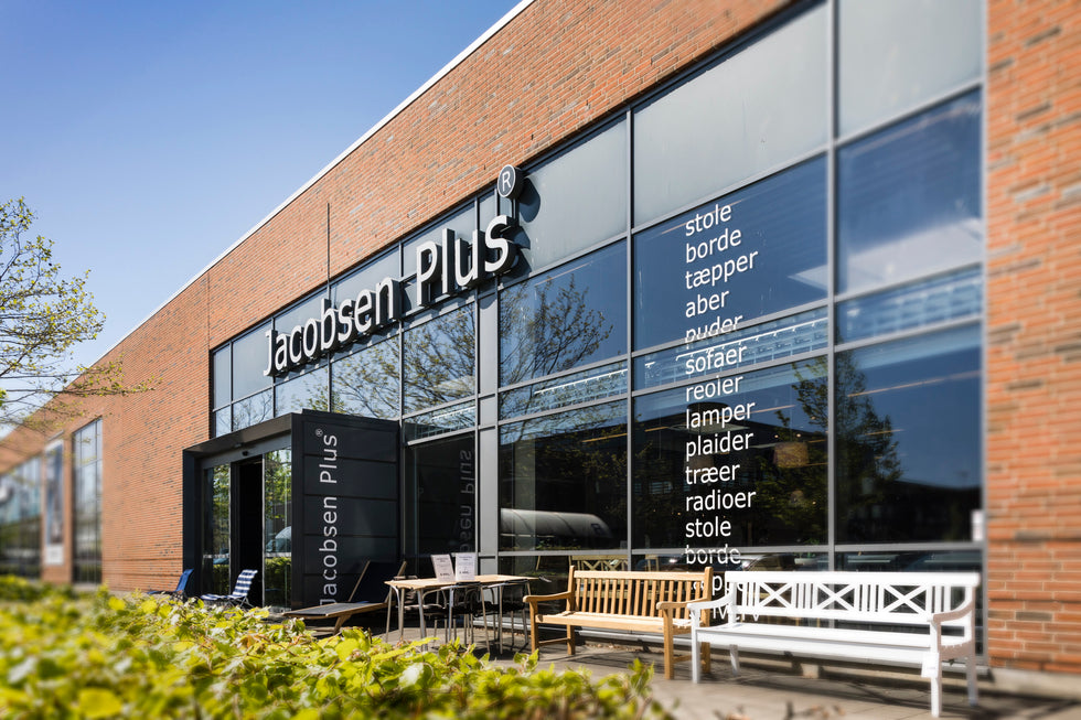Jacobsen Plus - Familieejet designhus siden 1929